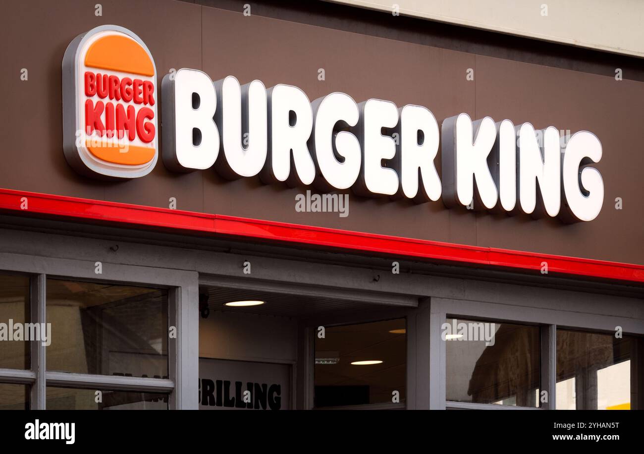 Burger with flames logo hi-res stock photography and images - Alamy