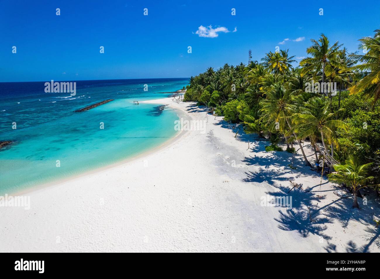 View of Fulidhoo island in the Maldives Stock Photo - Alamy