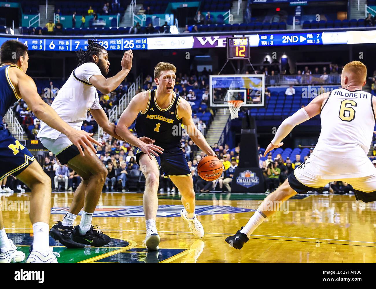 Lawrence First Horizon Arena. 10th Nov, 2024. Michigan center Danny ...
