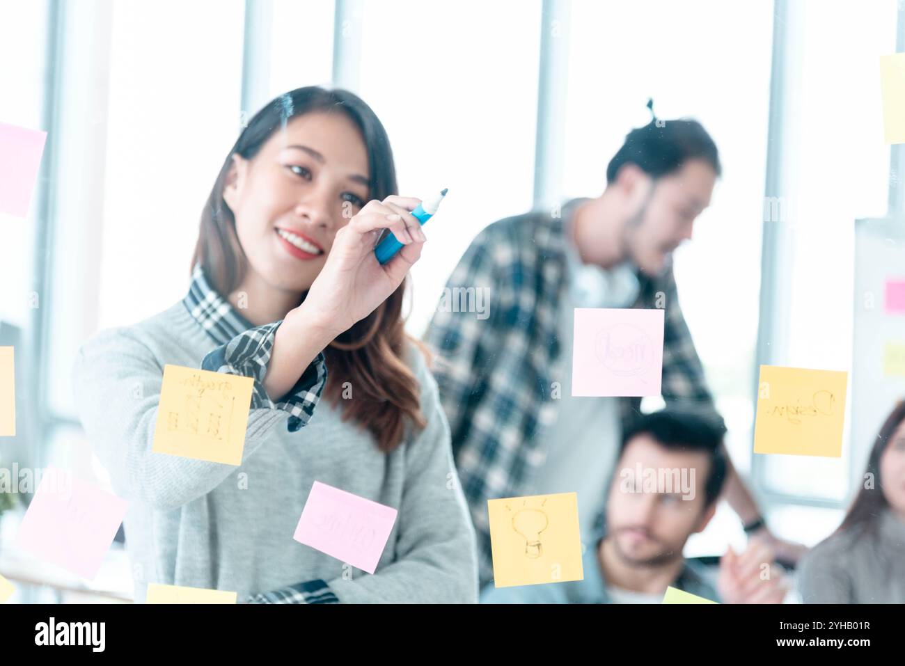 Brainstorming diversity creative design use post it sticky note team ...