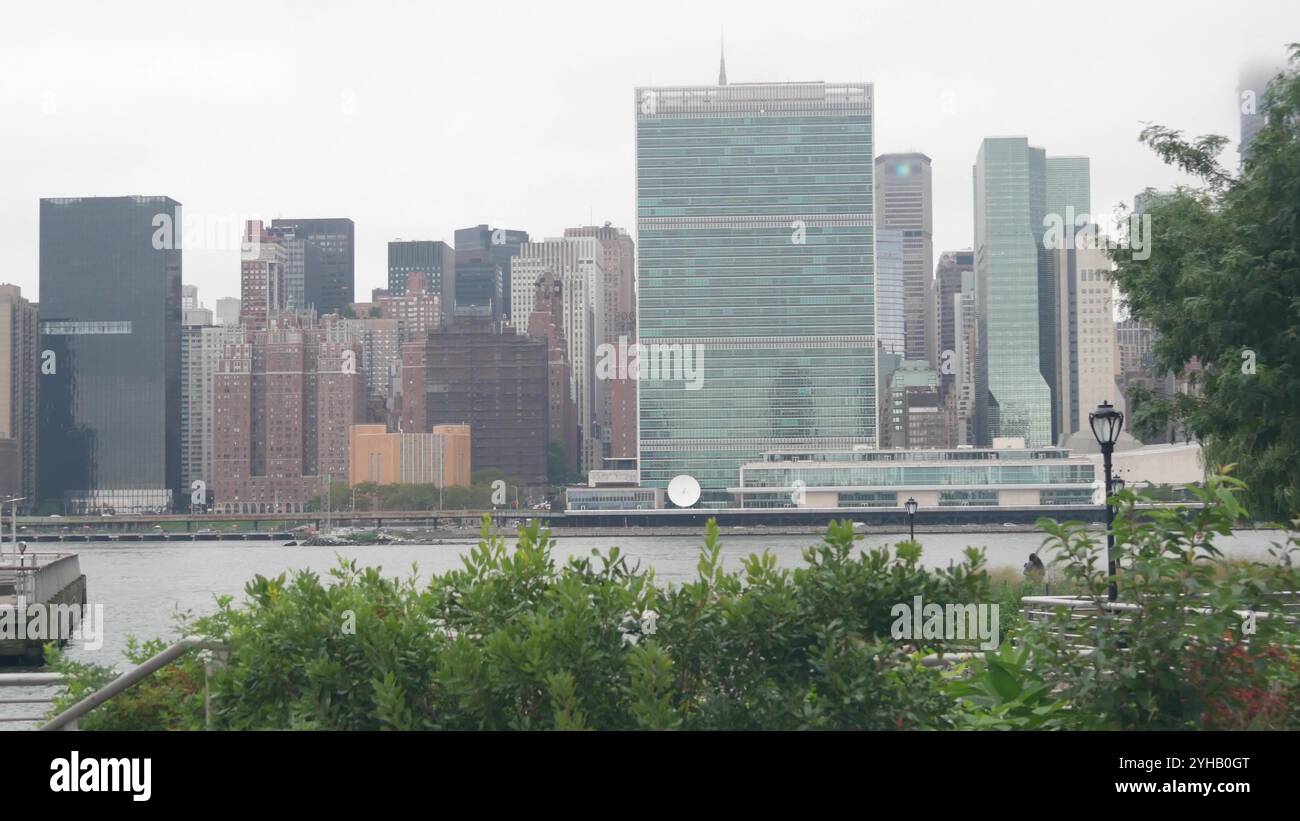 New York City waterfront skyline, Manhattan Midtown buildings ...
