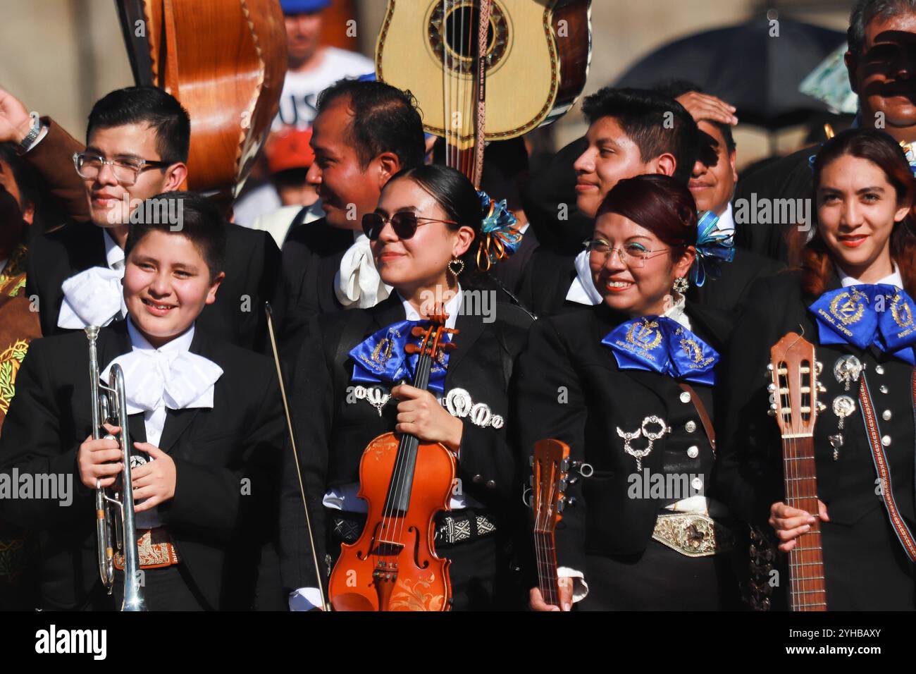New Guinness World Record For Mariachis Singing Cielito Lindo Hundred ...