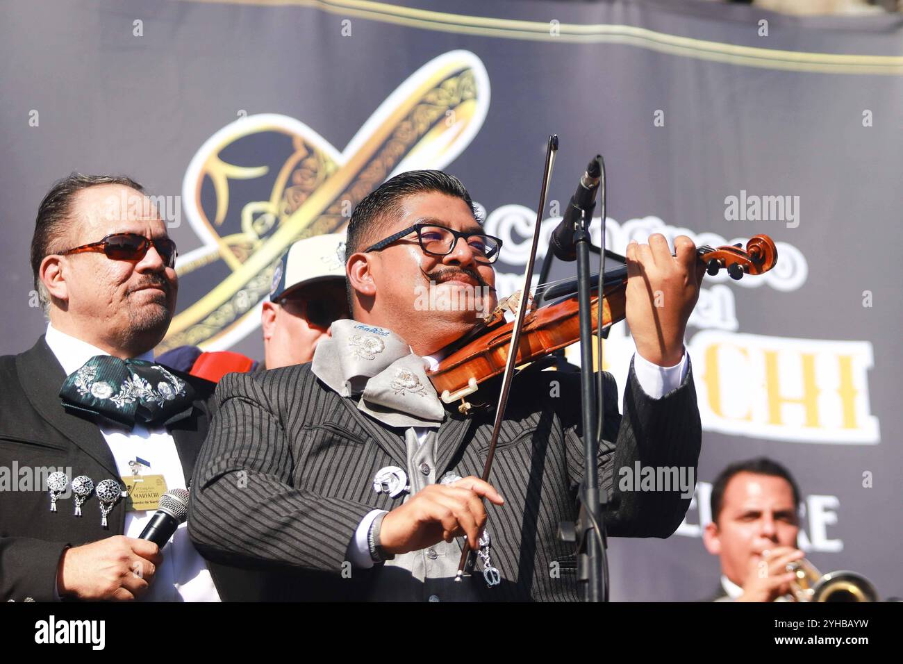 New Guinness World Record For Mariachis Singing Cielito Lindo Hundred ...