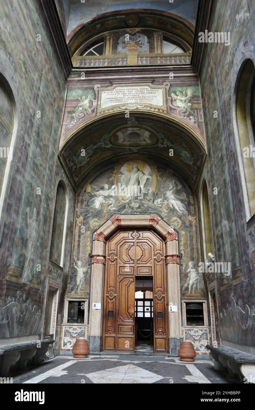 Monastero e giardino hi-res stock photography and images - Alamy