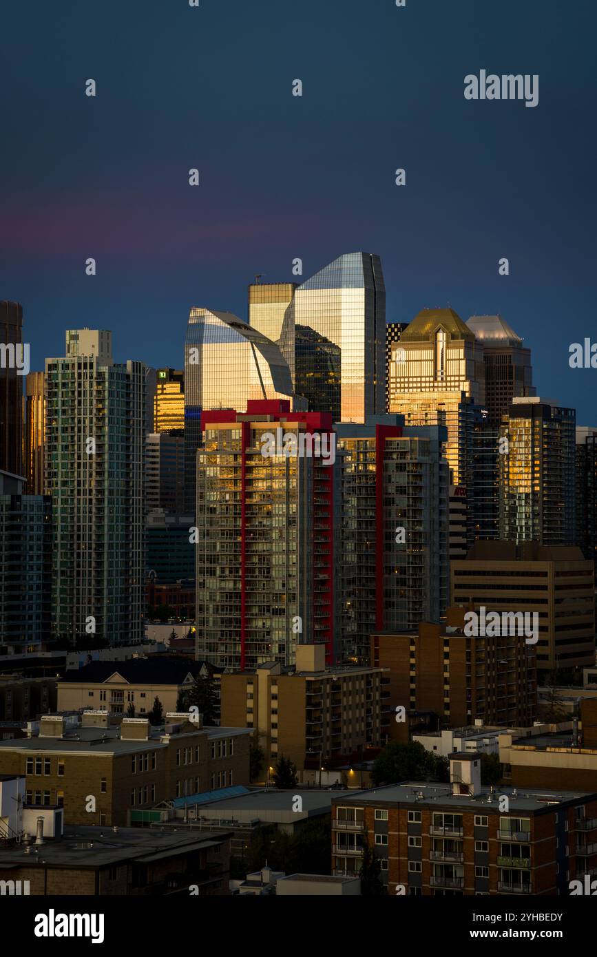 Street scene in downtown calgary hi-res stock photography and images ...
