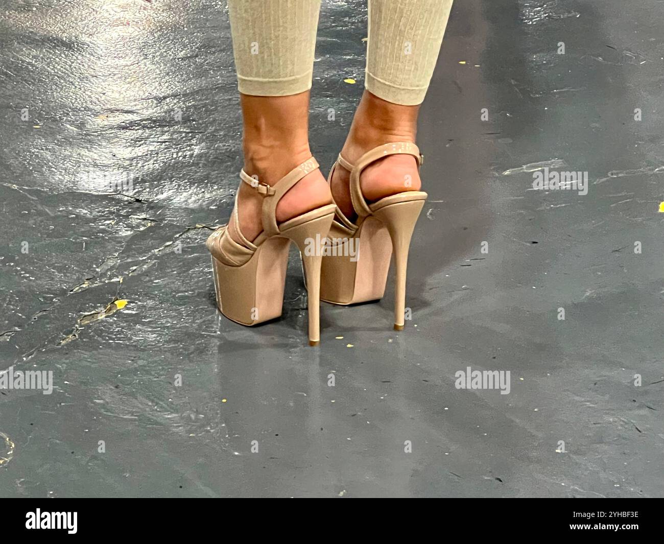 Kagandahang flores hi-res stock photography and images - Alamy