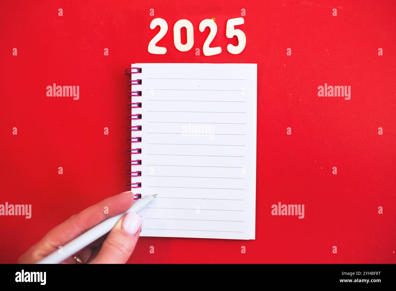 Hand writing 2025 new hi-res stock photography and images - Alamy