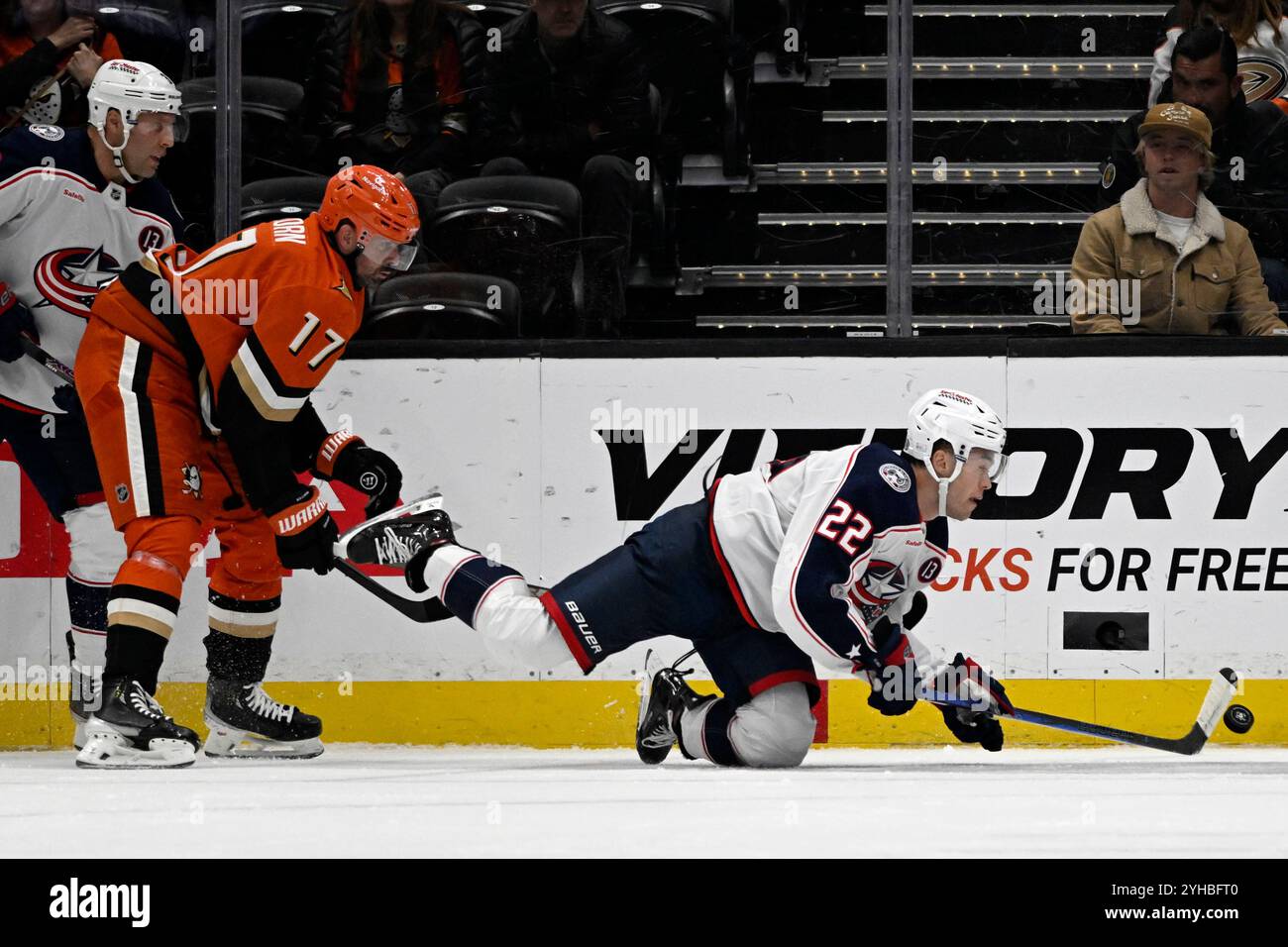 Anaheim Ducks left wing Alex Killorn (17) cross checks Columbus Blue ...