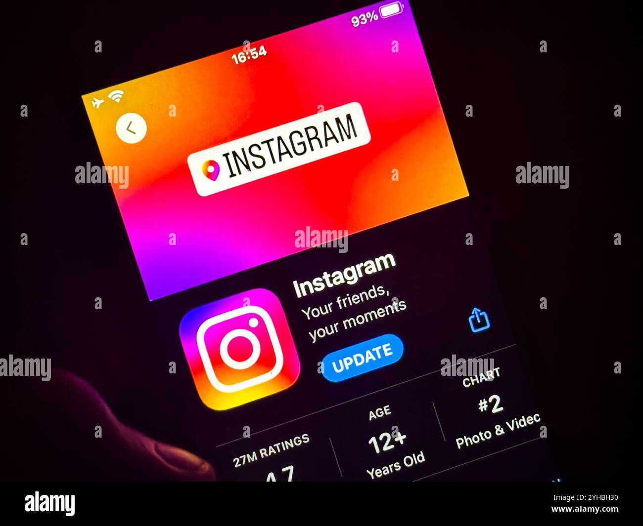 Facebook ticker hi-res stock photography and images - Alamy