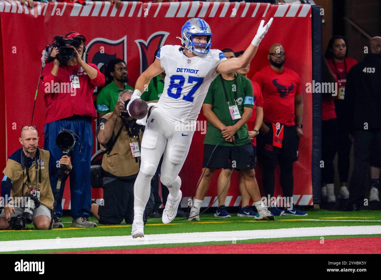 Sam laporta lions hi-res stock photography and images - Alamy