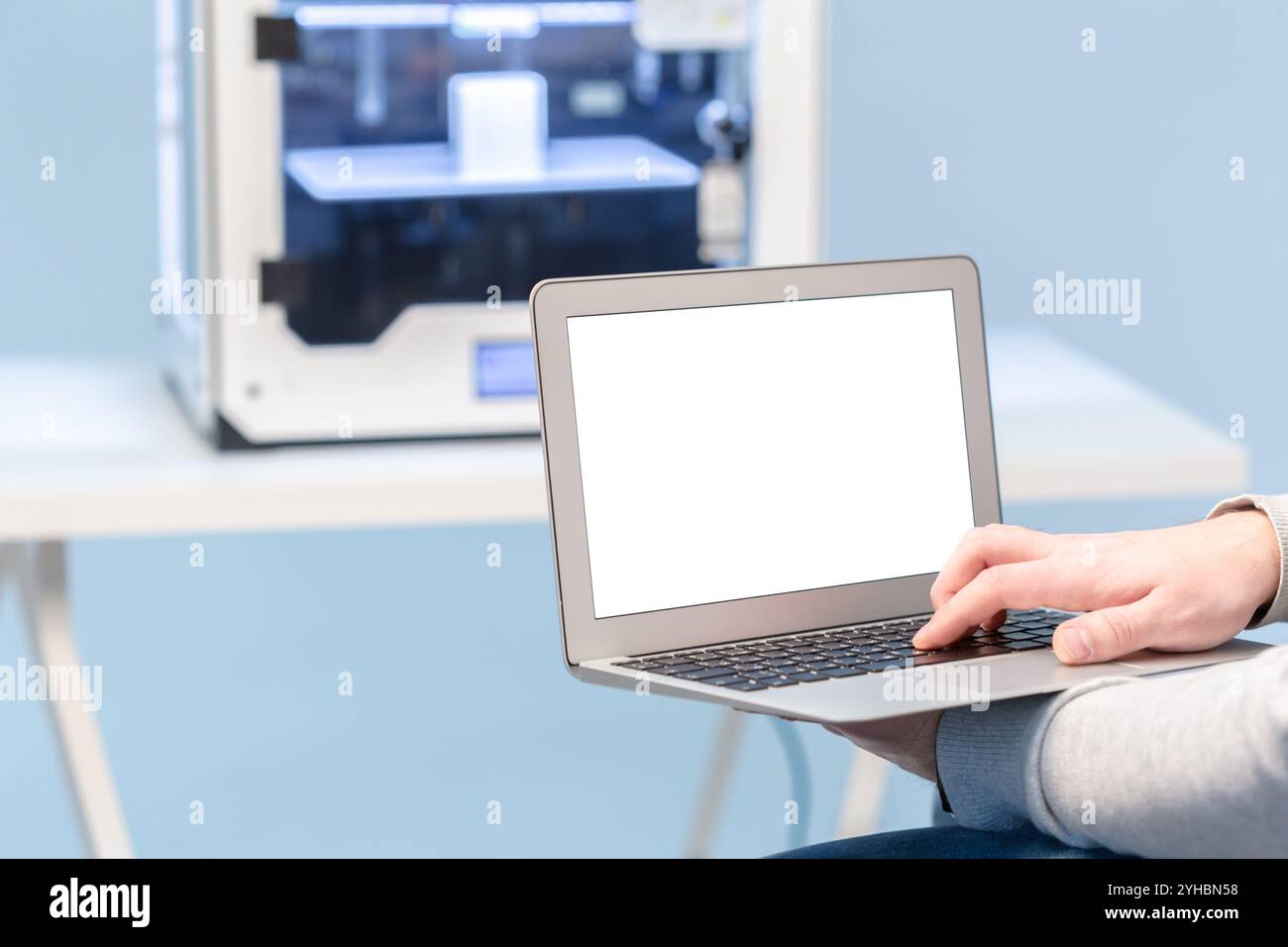 Working 3d printer laptop model hi-res stock photography and images - Alamy
