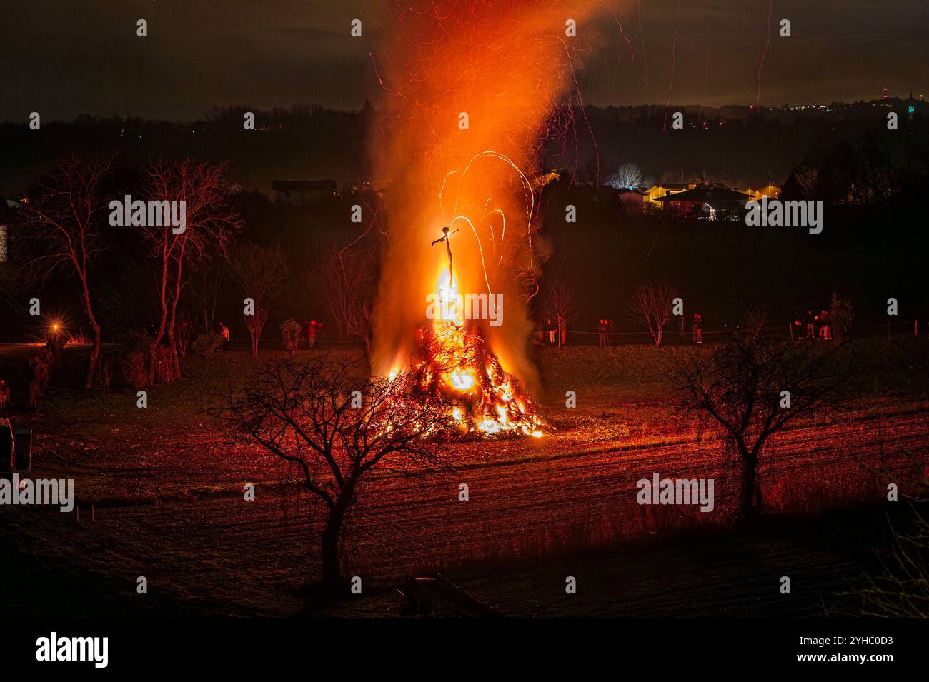 Ancient Christmas traditions in Friuli. Pignarul, Epiphany fires and ...