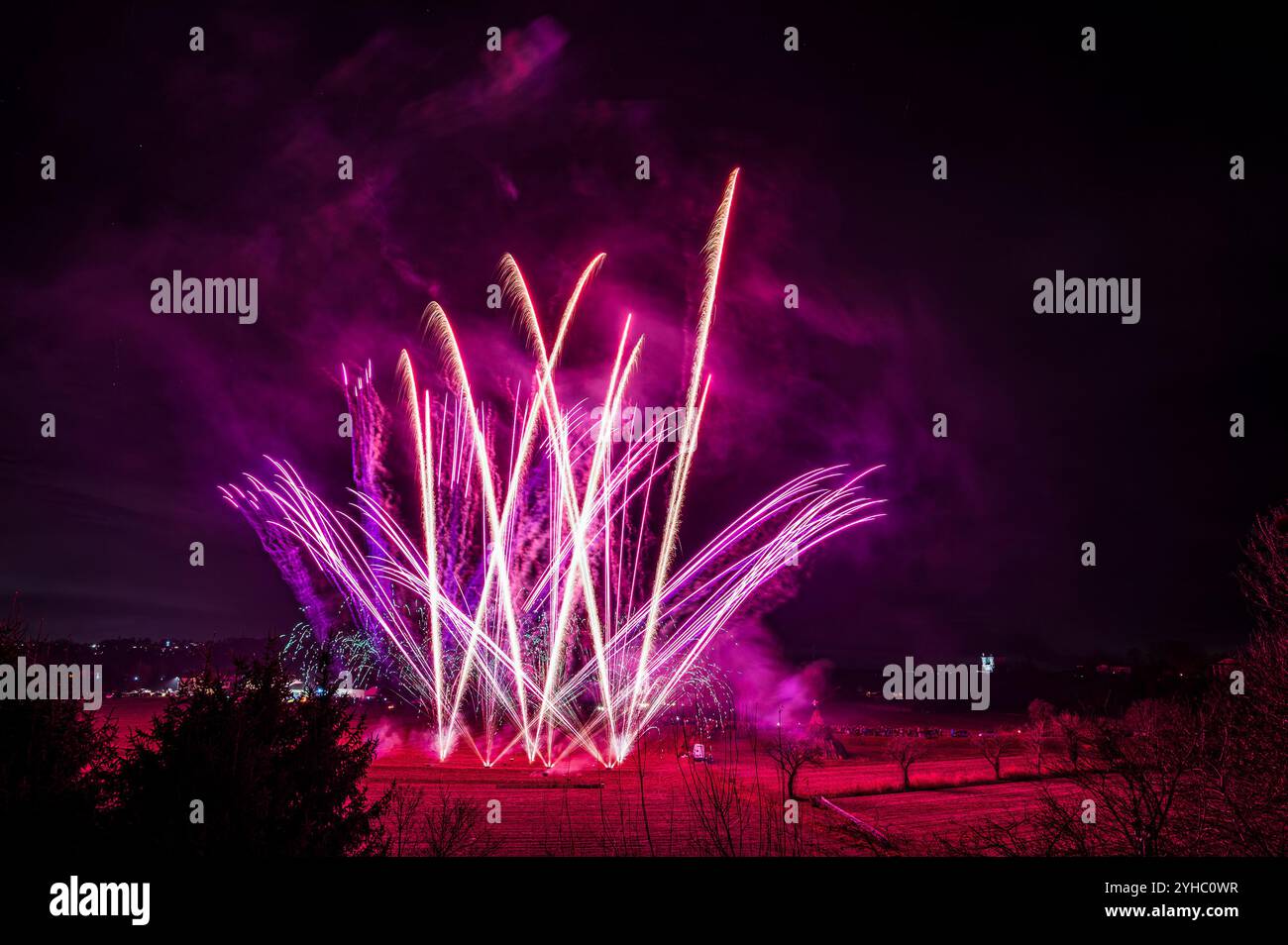 Ancient Christmas traditions in Friuli. Pignarul, Epiphany fires and ...