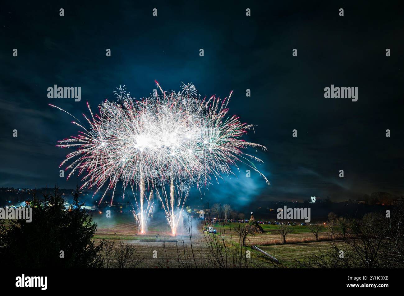 Ancient Christmas traditions in Friuli. Pignarul, Epiphany fires and ...