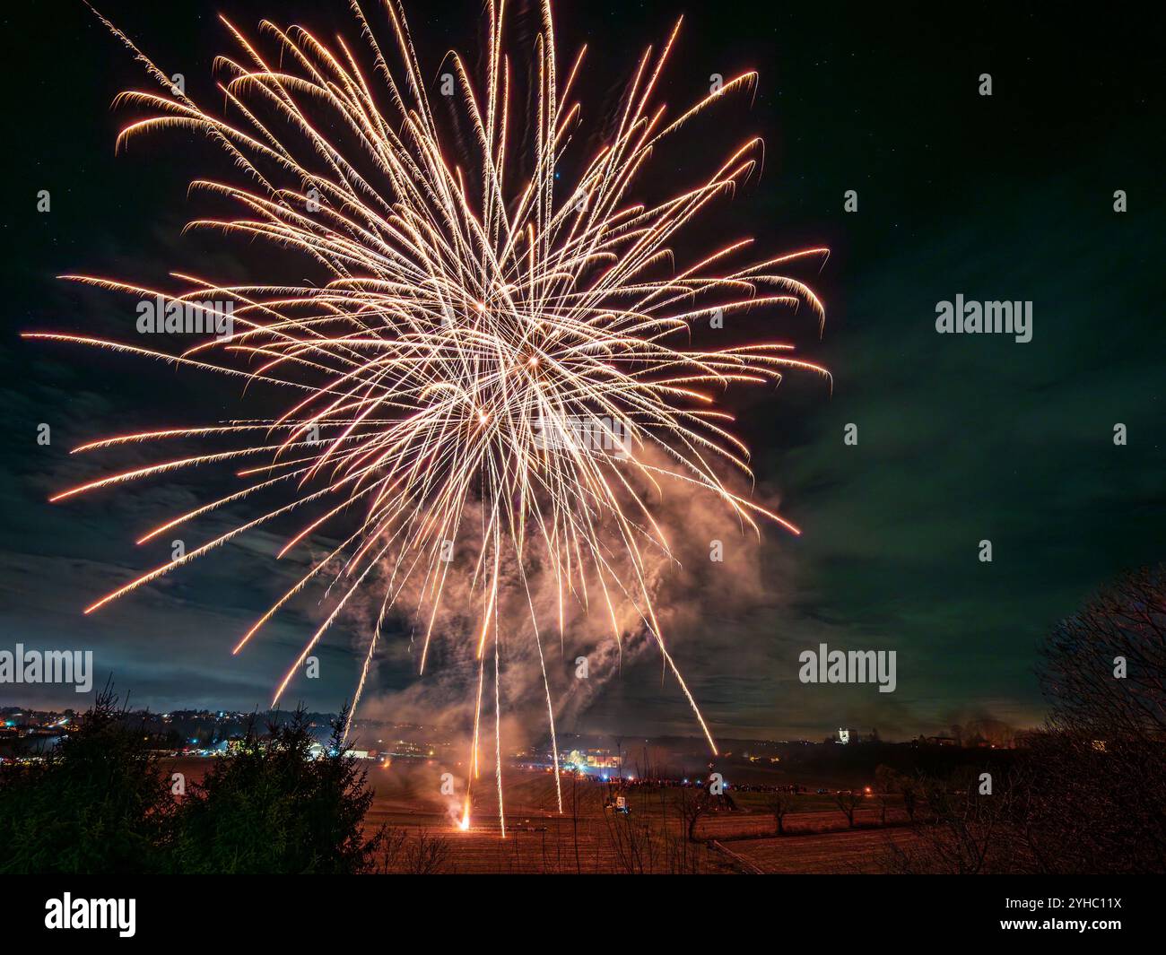 Ancient Christmas traditions in Friuli. Pignarul, Epiphany fires and ...