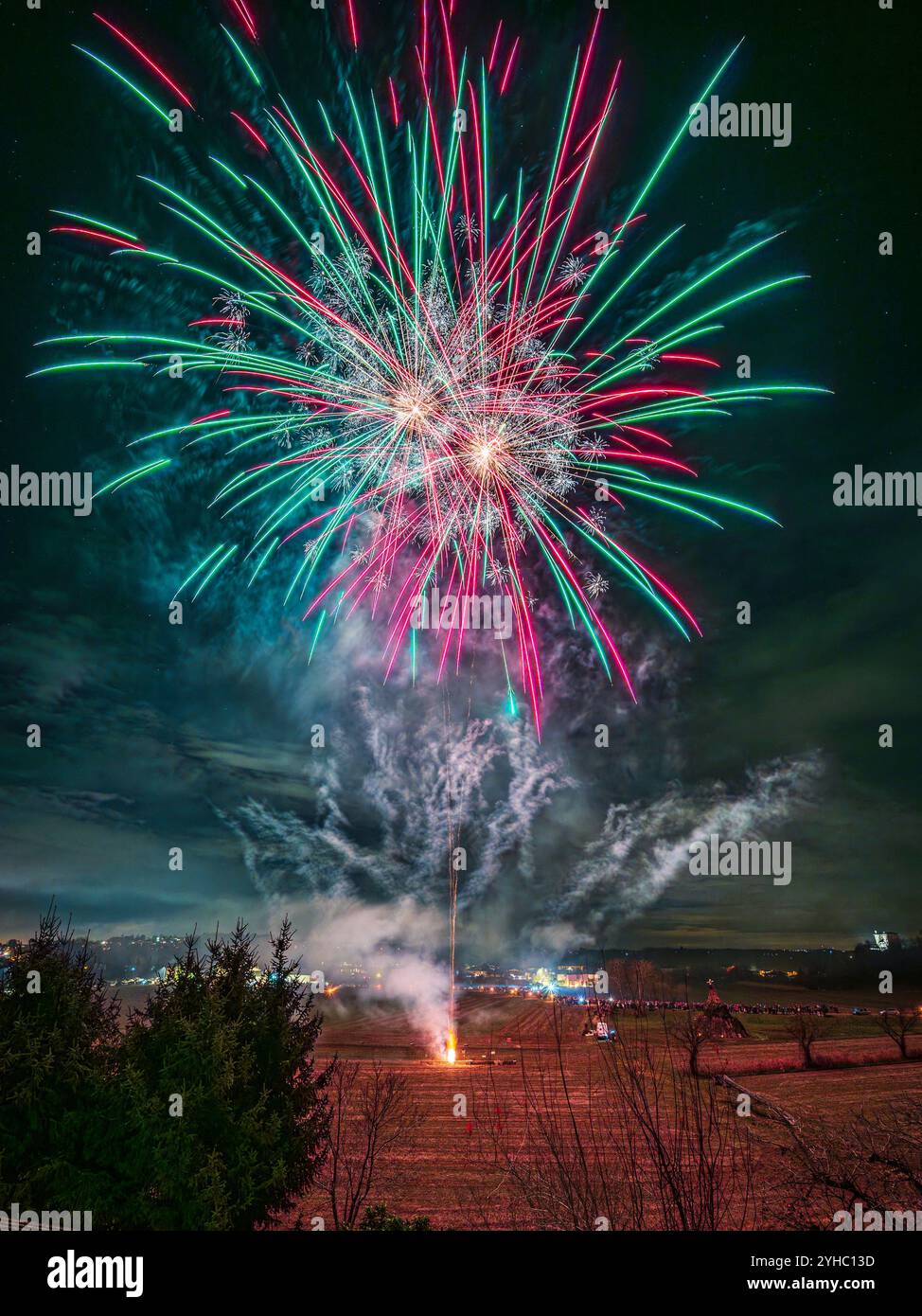 Ancient Christmas traditions in Friuli. Pignarul, Epiphany fires and ...