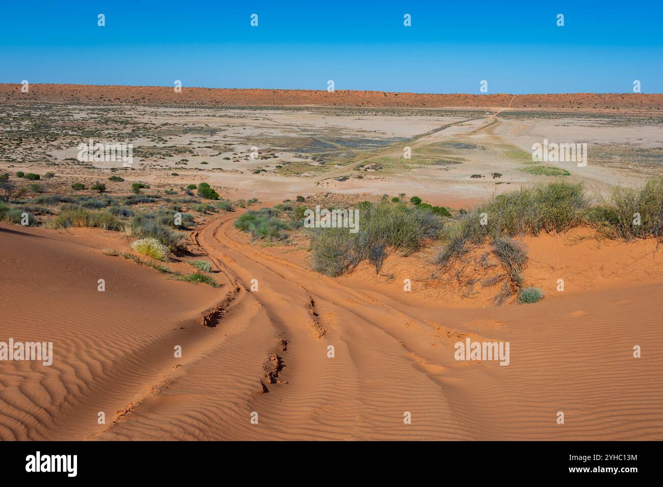 Sand tracks over sand dunes for 4WD driving in the Simpson Desert ...