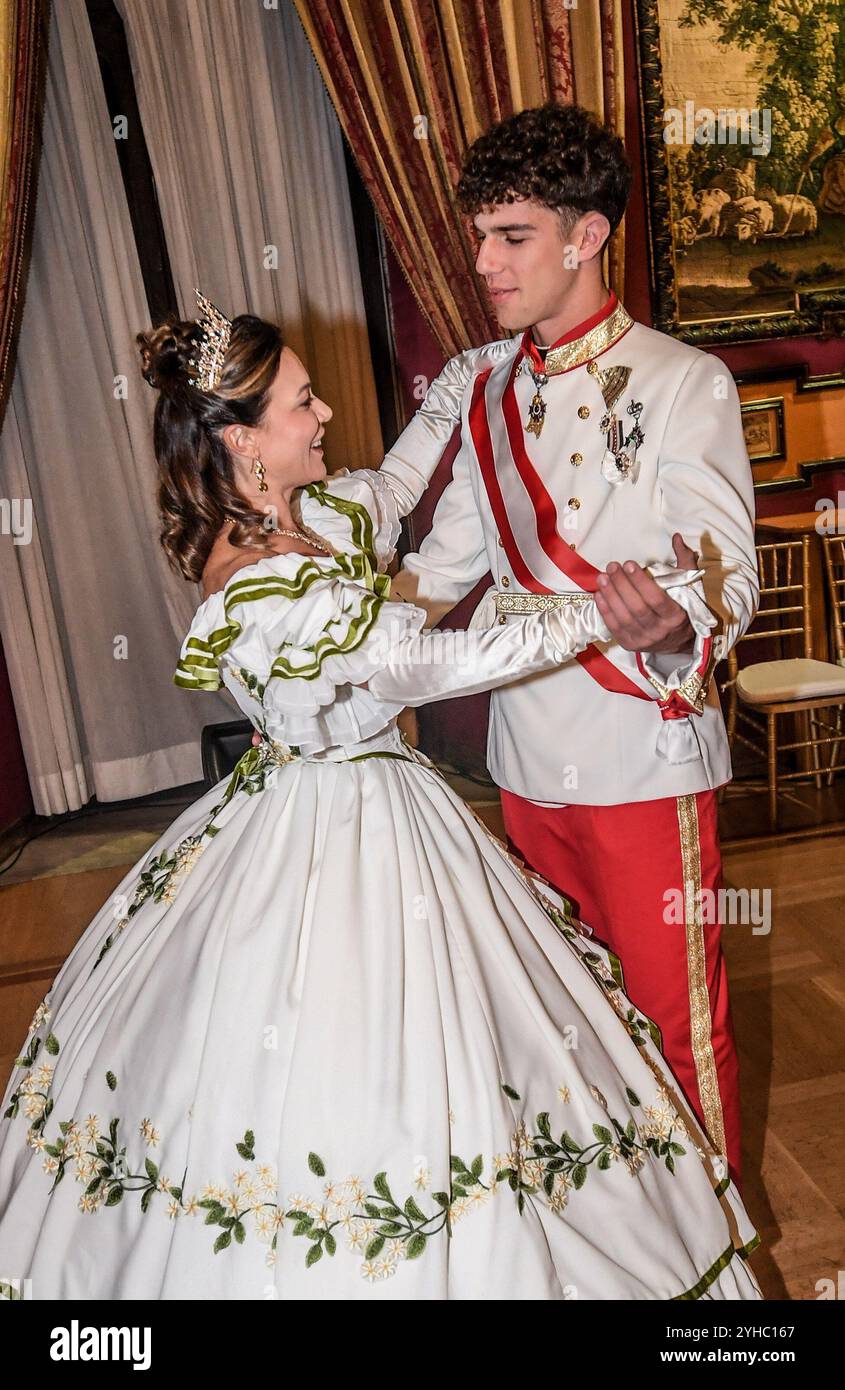 **NO WEB AND NEWSPAPERS ONLY FOR ITALY** Sissy's Grand Ball at Palazzo ...