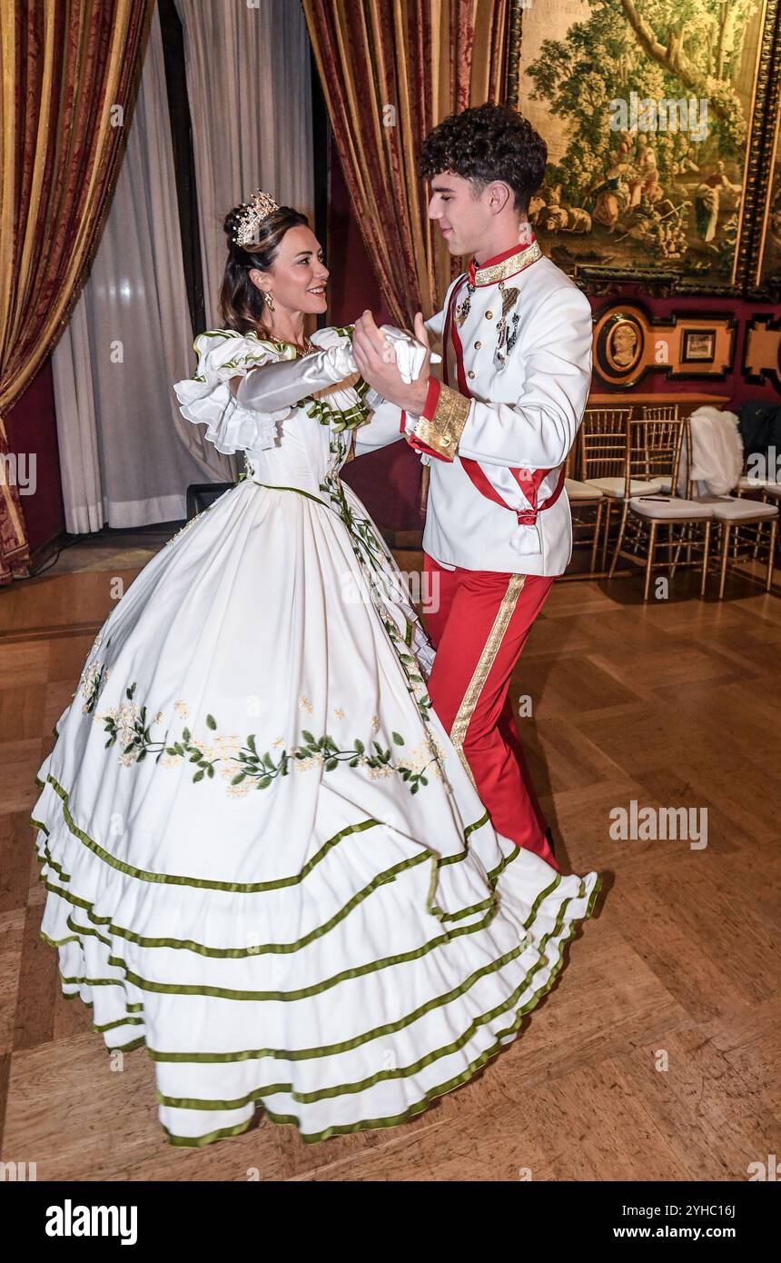 **NO WEB AND NEWSPAPERS ONLY FOR ITALY** Sissy's Grand Ball at Palazzo ...