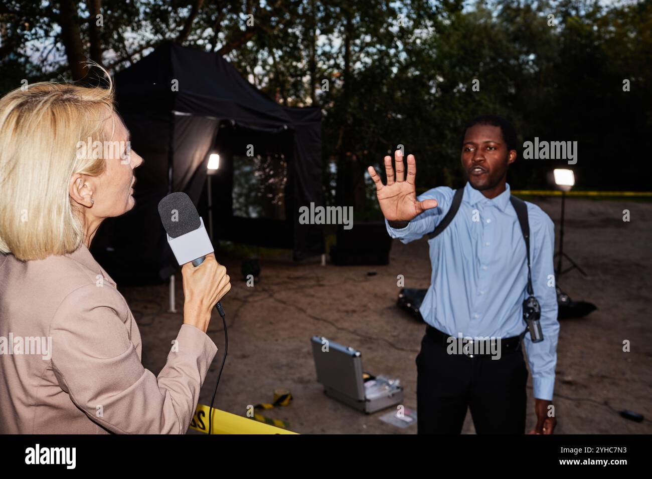 Black female reporter hi-res stock photography and images - Alamy