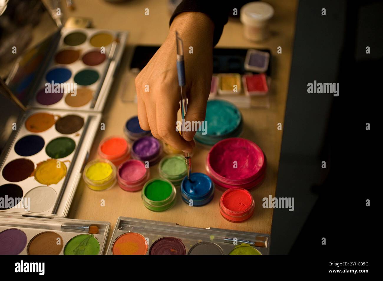 Body painting hi-res stock photography and images - Alamy