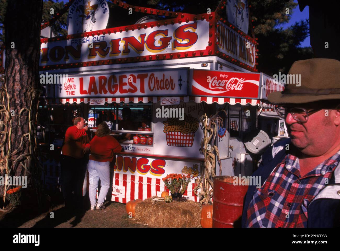 Onion ring stand at a Maine fair Stock Photo - Alamy