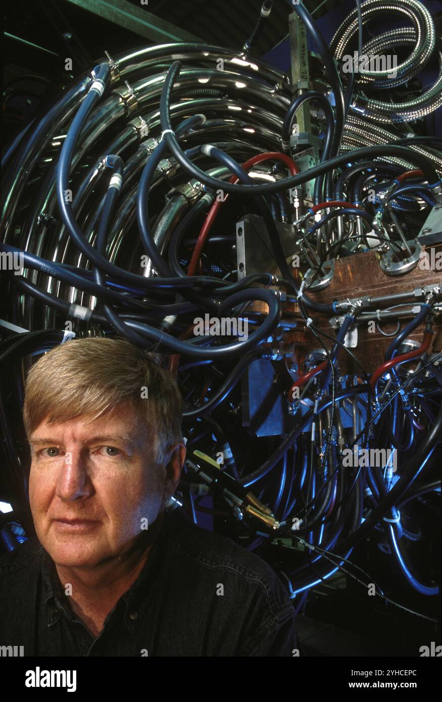 Linear particle accelerator hi-res stock photography and images - Alamy