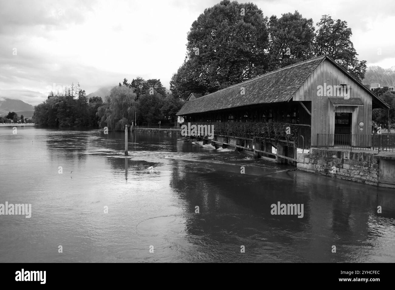 Historische Obere Schleuse am Thuner See, Thun, Schweiz *** Historic ...