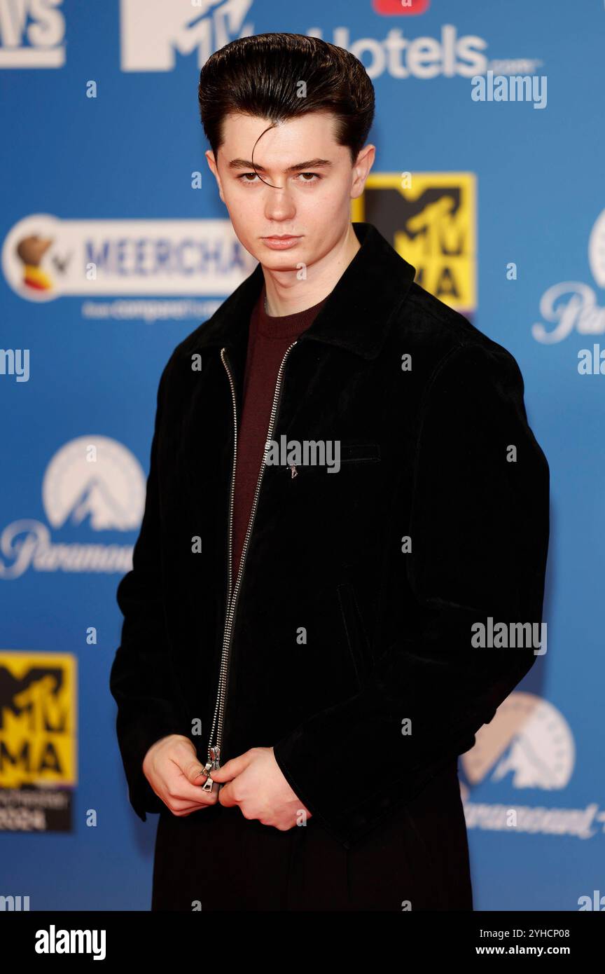 Elliot james reay hi-res stock photography and images - Alamy