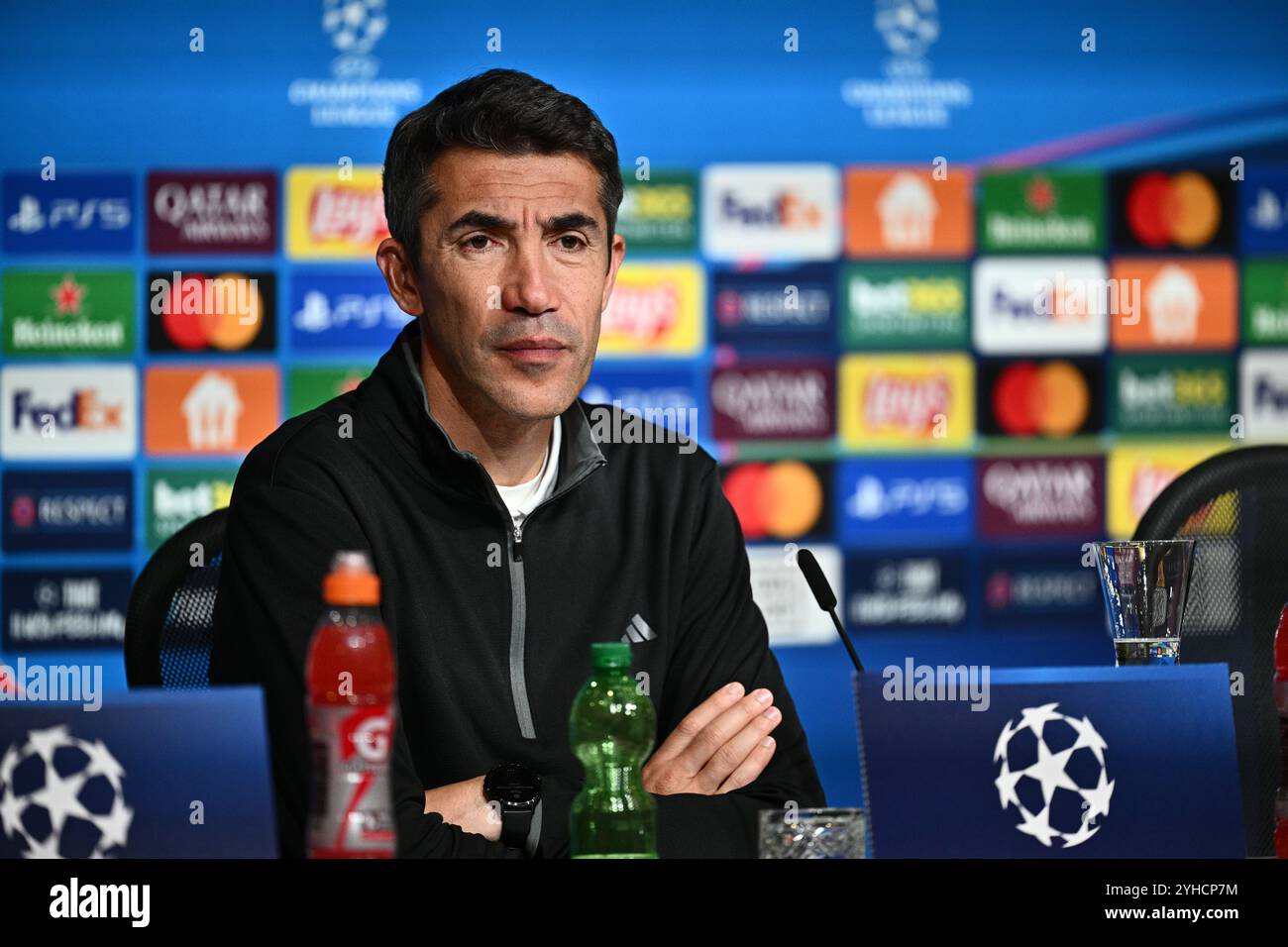 Portuguese football manager hi-res stock photography and images - Alamy