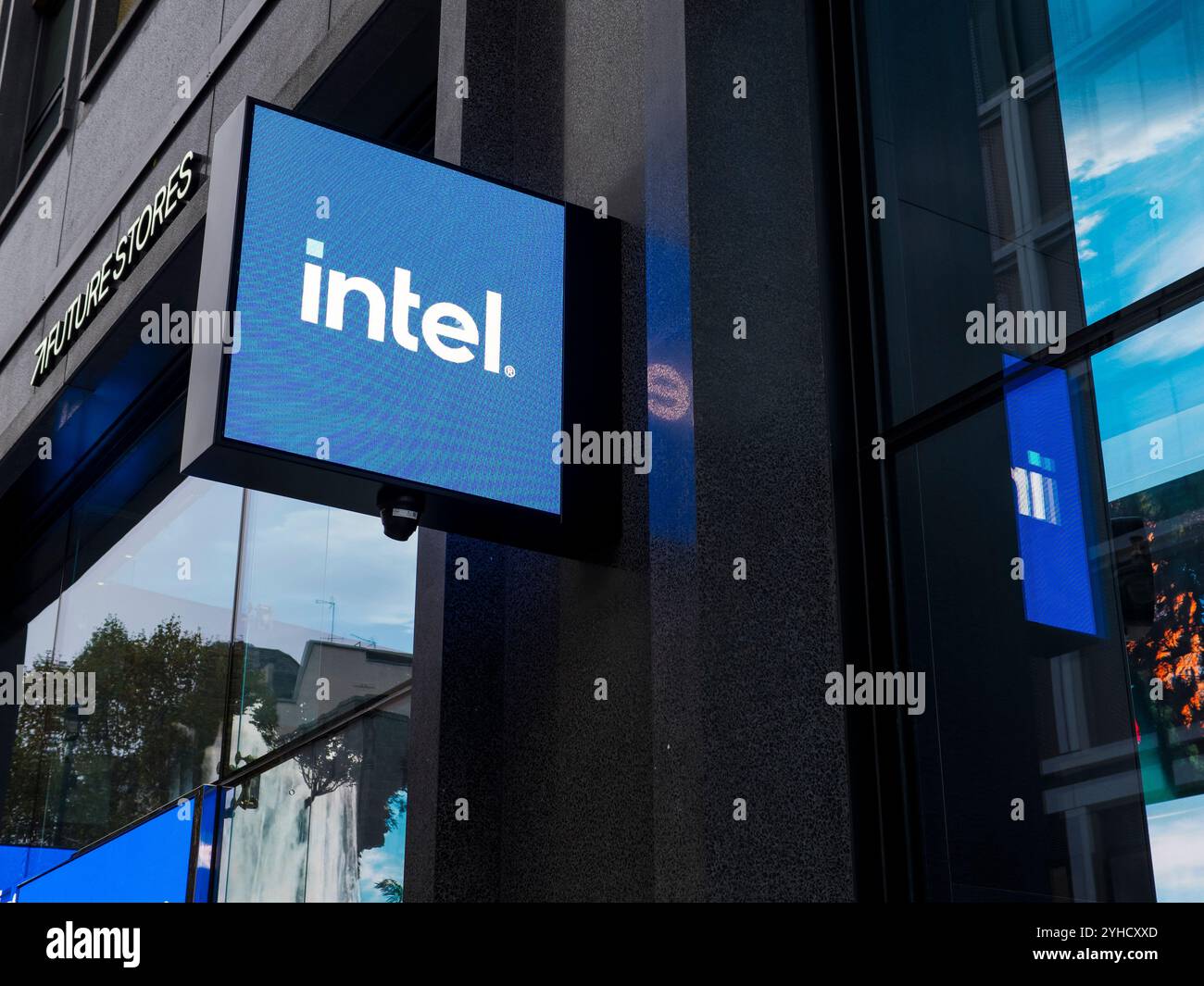 Intel Sign, Intel Experience Store, Future Stores, Oxford Street ...