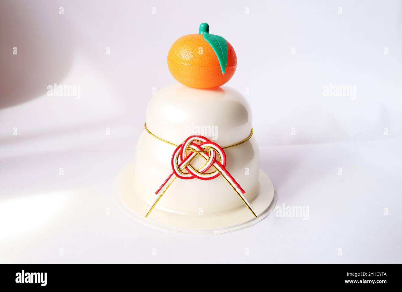 Japanese traditional new year rice cake Kagami Mochi Stock Photo - Alamy