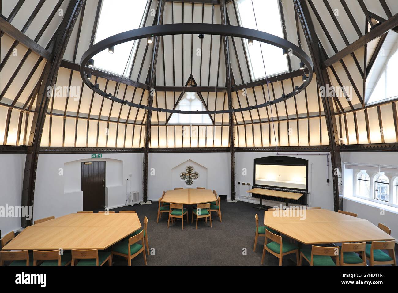 Oxford university chemistry building hi-res stock photography and ...