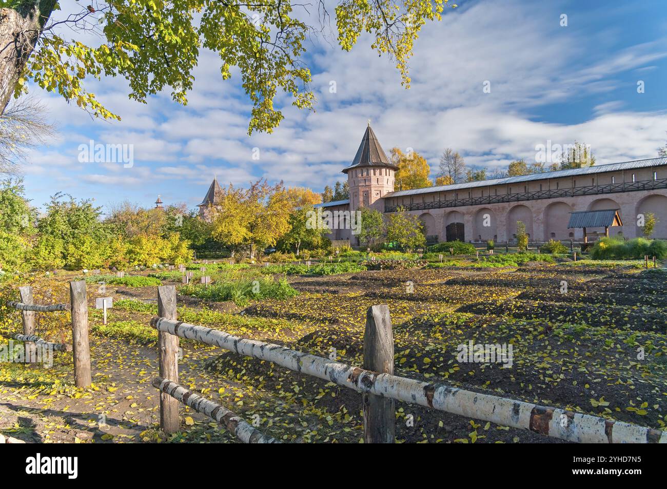 Garden in a Russian Orthodox monastery. Suzdal Stock Photo - Alamy