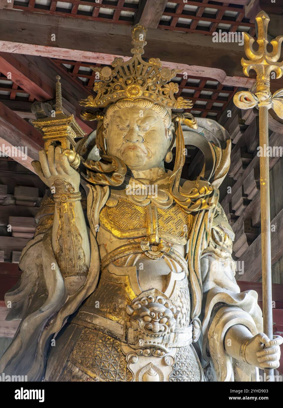 Bishamonten guardian statue, TOdai-ji, Todaiji temple, Nara, Japan ...