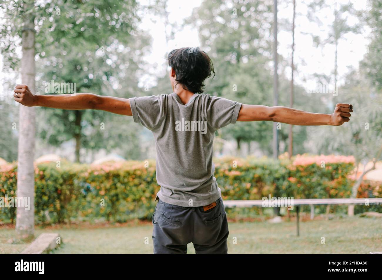 Rear view full body asian hi-res stock photography and images - Alamy