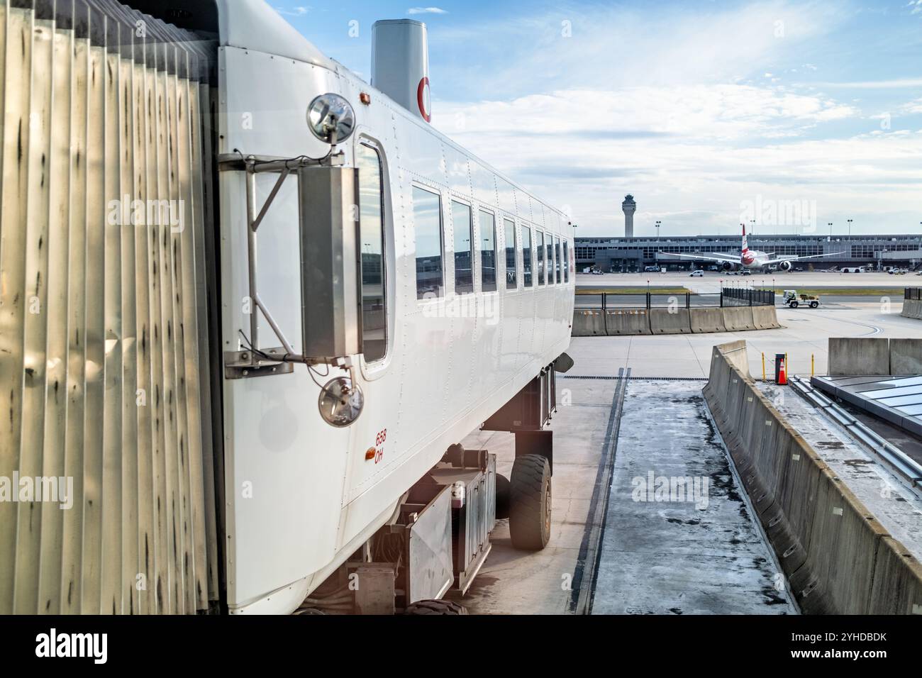 Mobile lounge at dulles hi-res stock photography and images - Alamy
