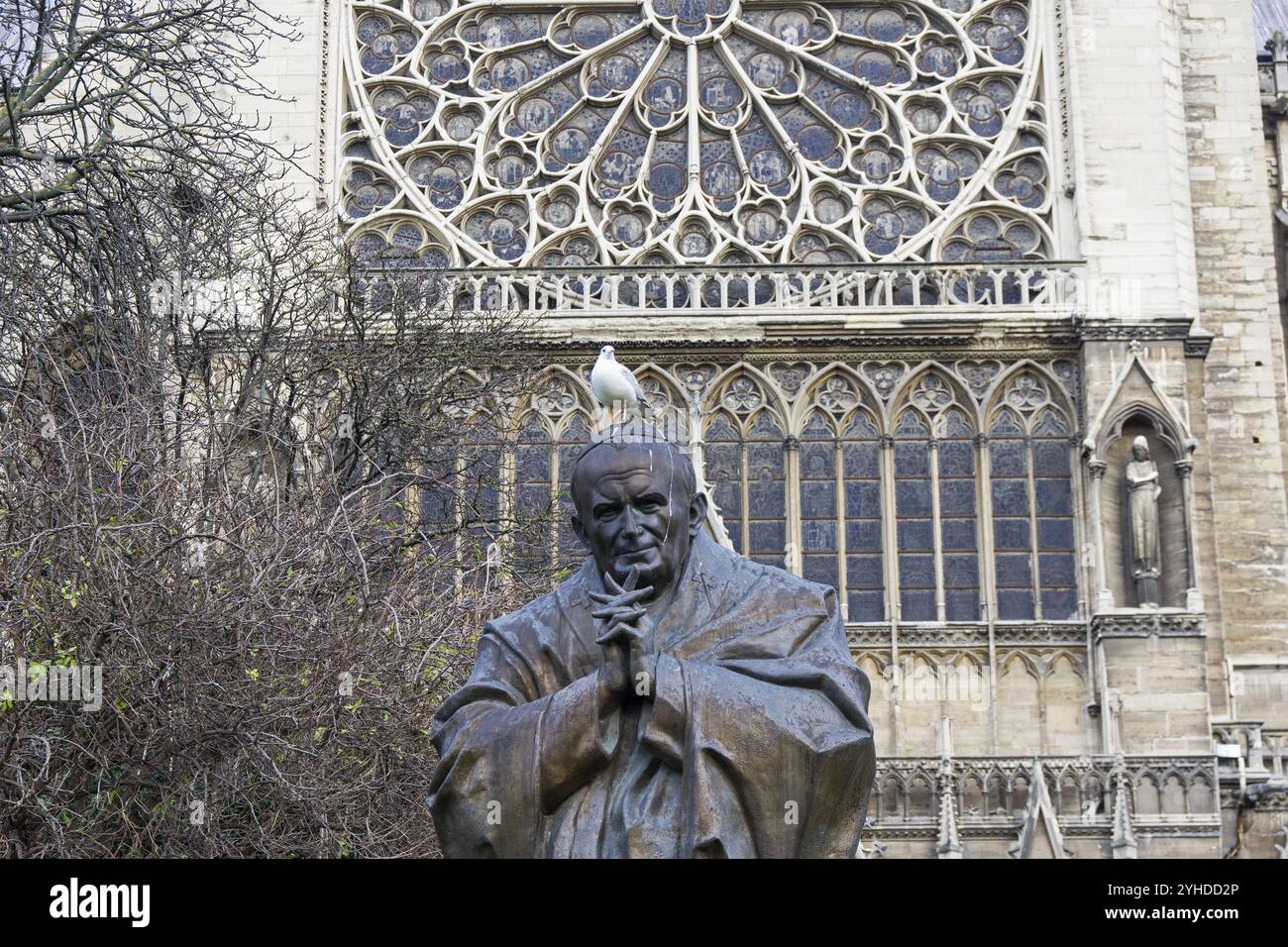 Statue seated pope john paul ii hi-res stock photography and images - Alamy