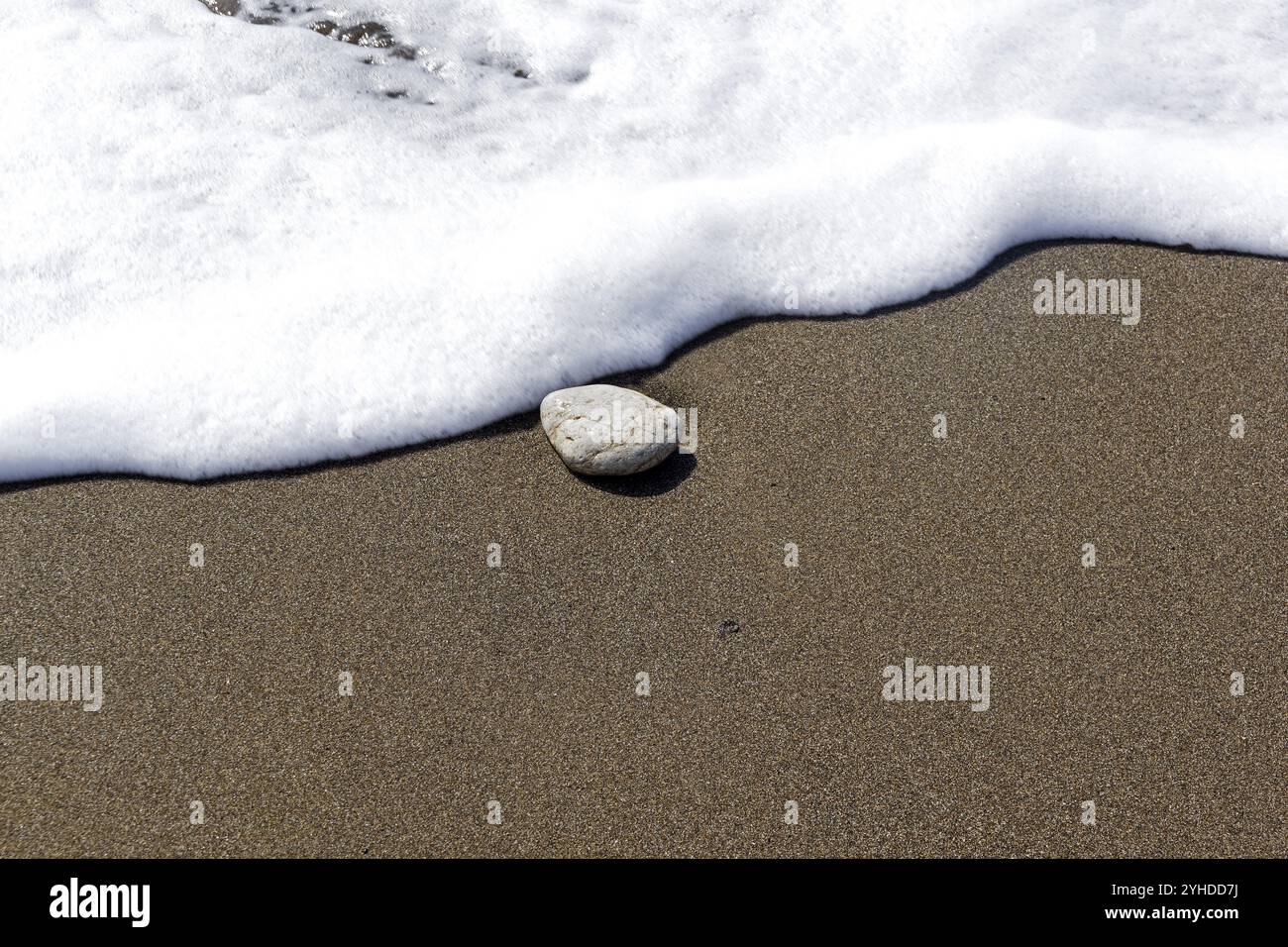 Sea crashing on the stone hi-res stock photography and images - Alamy