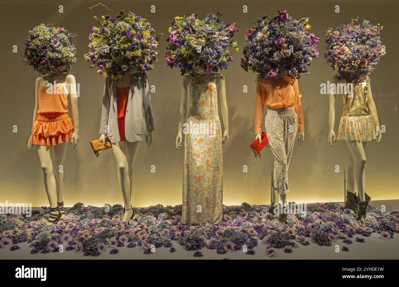 Mannequins in the showcase of a department store in Paris, France ...