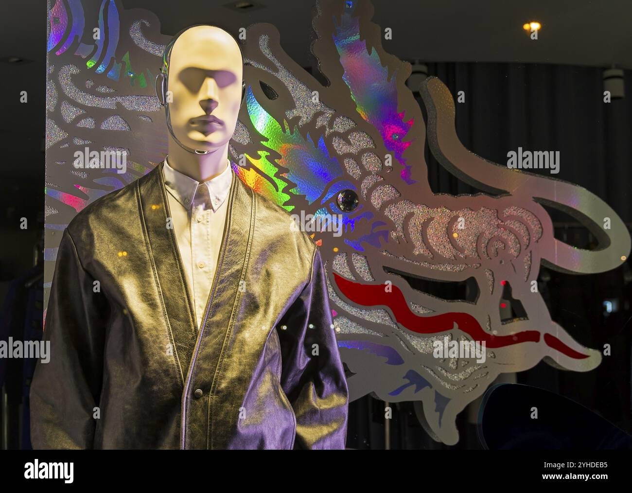 Paris, France, December 20, 2018: Showcase of an expensive clothing ...