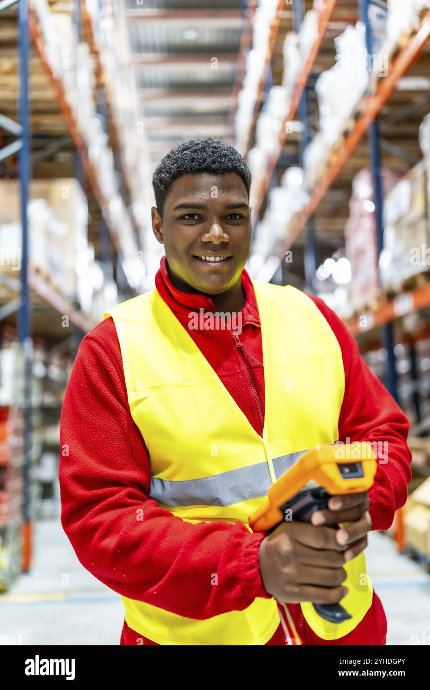 Warehouse worker checking controlling packages hi-res stock photography ...
