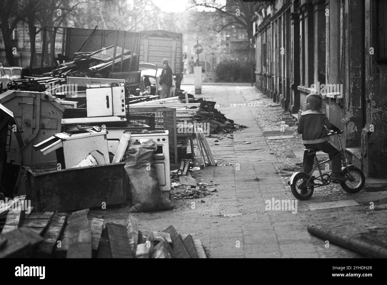 14/03/1982 GDR East Berlin district of Prenzlauer Berg. Scene during ...