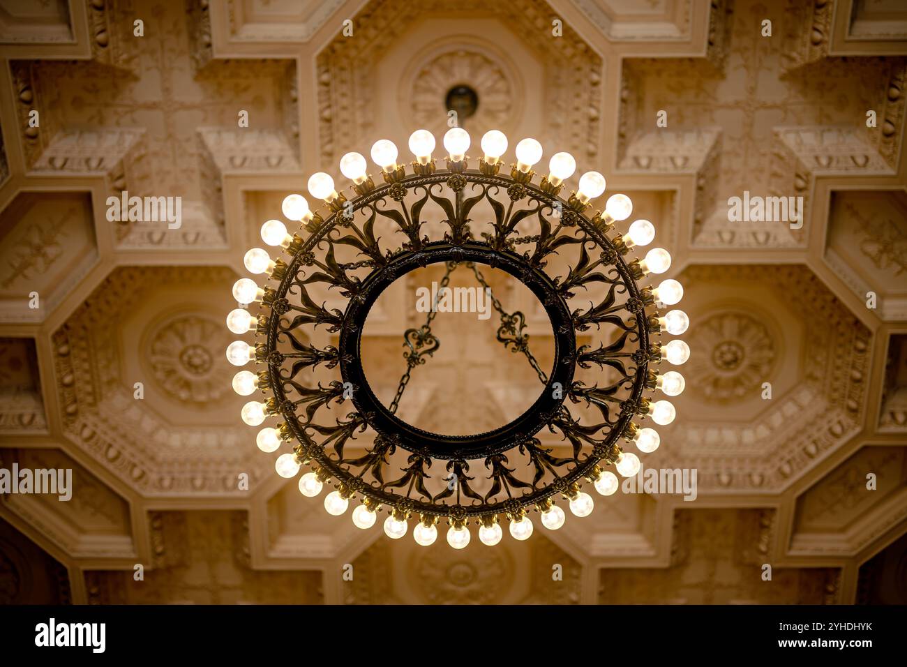 WASHINGTON DC, United States — The circular chandelier and ornate ...