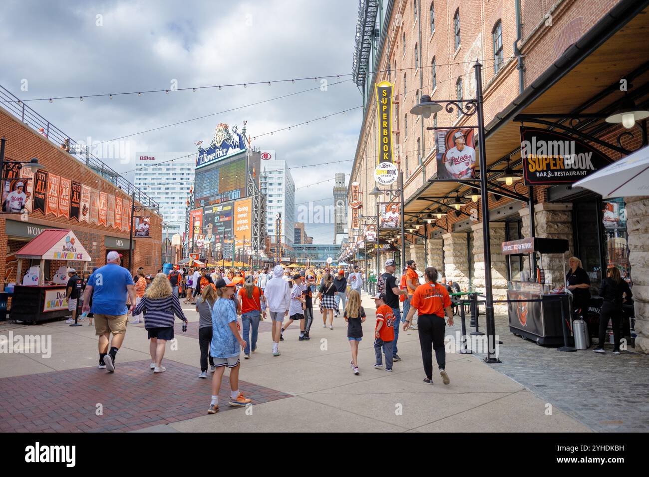 Camden yards concessions hi-res stock photography and images - Alamy