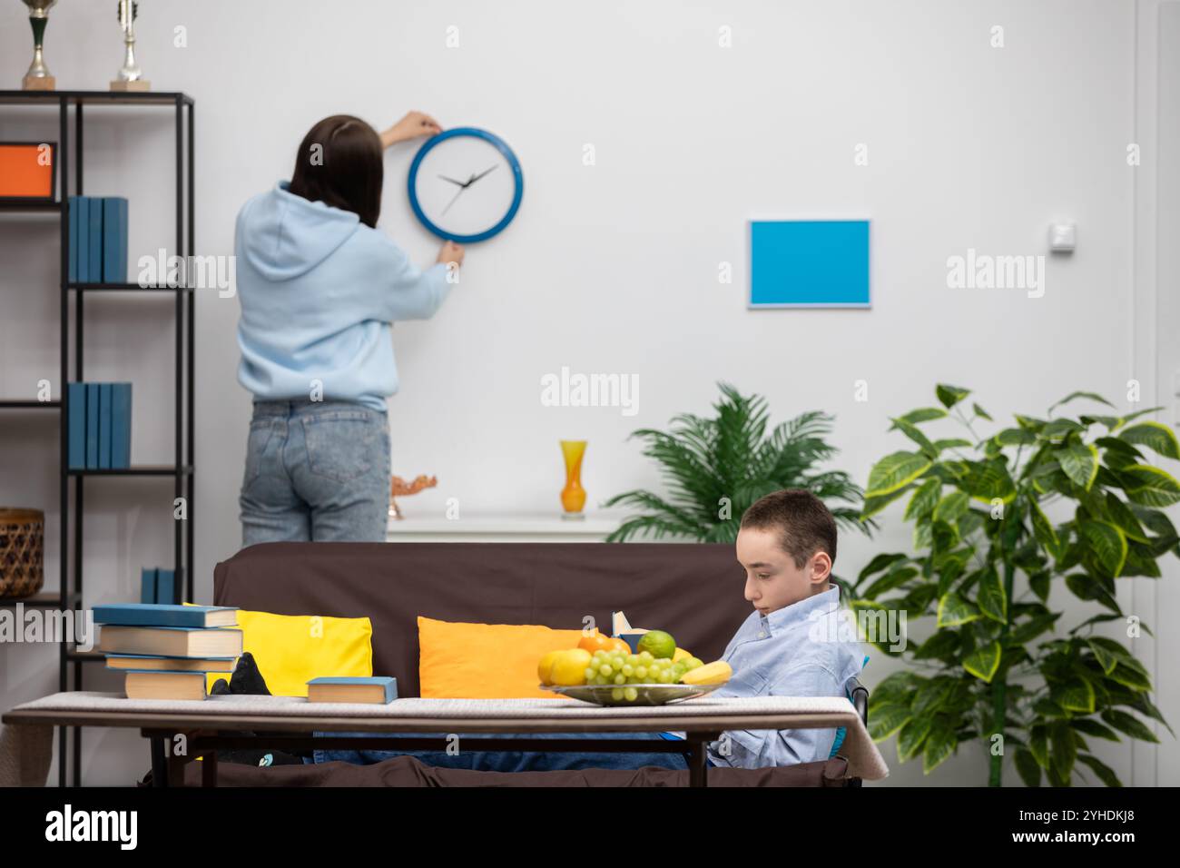 Home Decor and Engaging Family Activities in a Modern Living Room Space ...