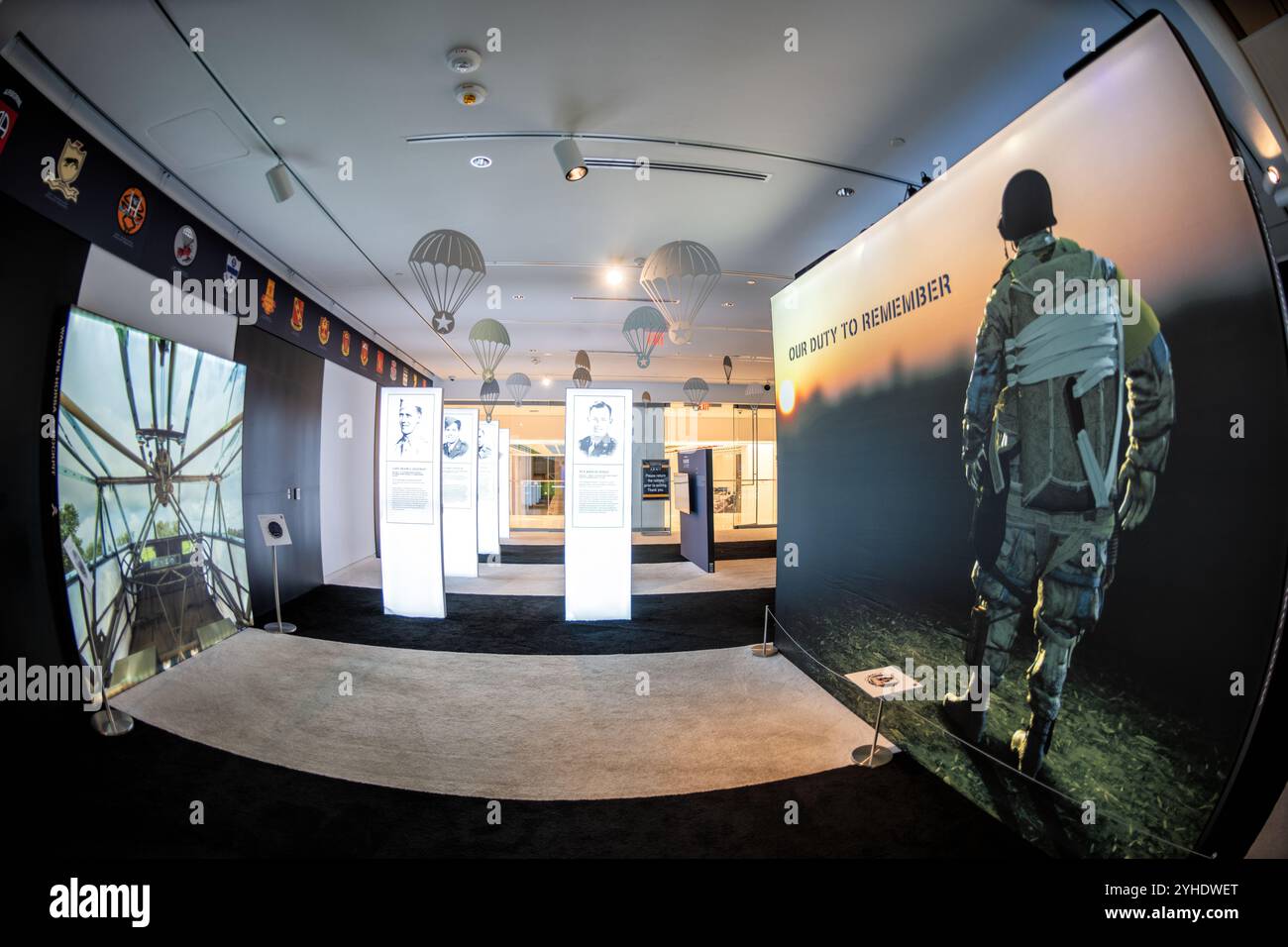 Us army museum lobby hi-res stock photography and images - Alamy