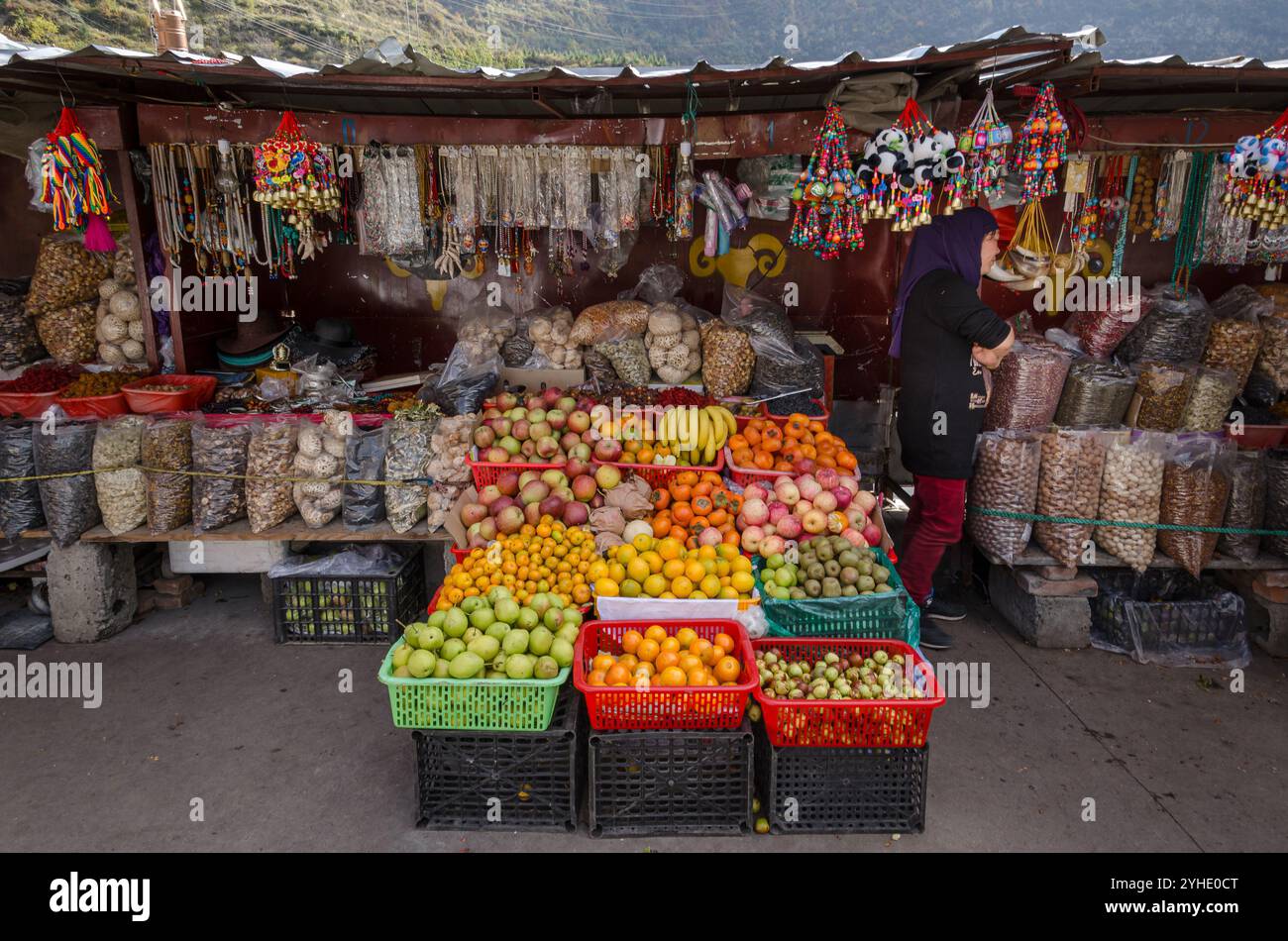 Street food stand china hi-res stock photography and images - Alamy
