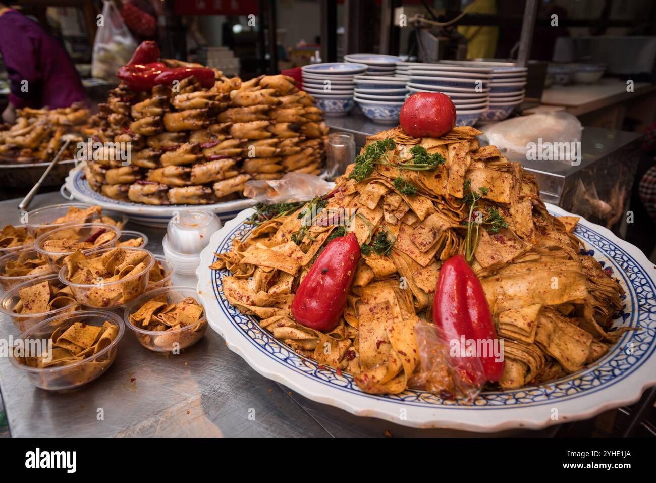 Muslim quarter xian shaanxi hi-res stock photography and images - Alamy