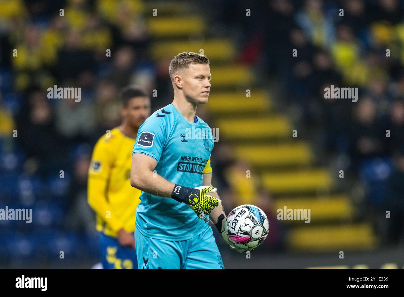 Broendby, Denmark. 10th Nov, 2024. Goalkeeper Patrick Pentz (1) of ...